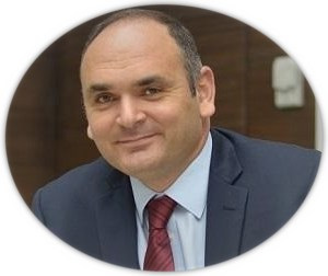 Photo Shape Editor: https://www.tuxpi.com/photo-effects/shape-tool ...