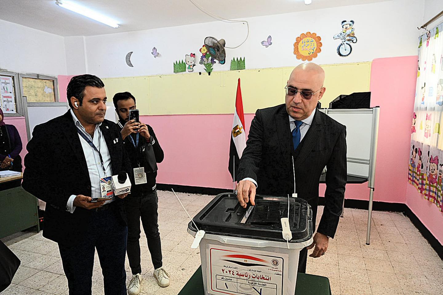 El-Gazzar Joins Many Egyptians in Casting His Vote in Egypt’s ...
